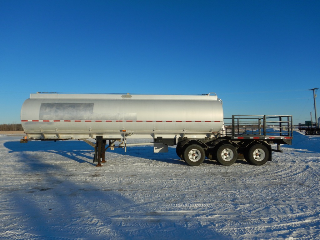 1992 Advance Tridem Aluminum Tanker Deck Trailer (#214) - Little League ...
