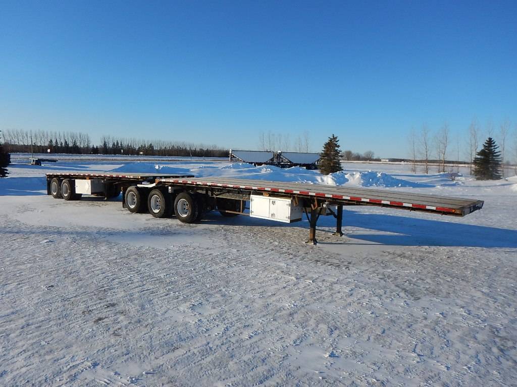 2007 Doepker Super-B Flat deck Trailer - Little League Equipment Sales